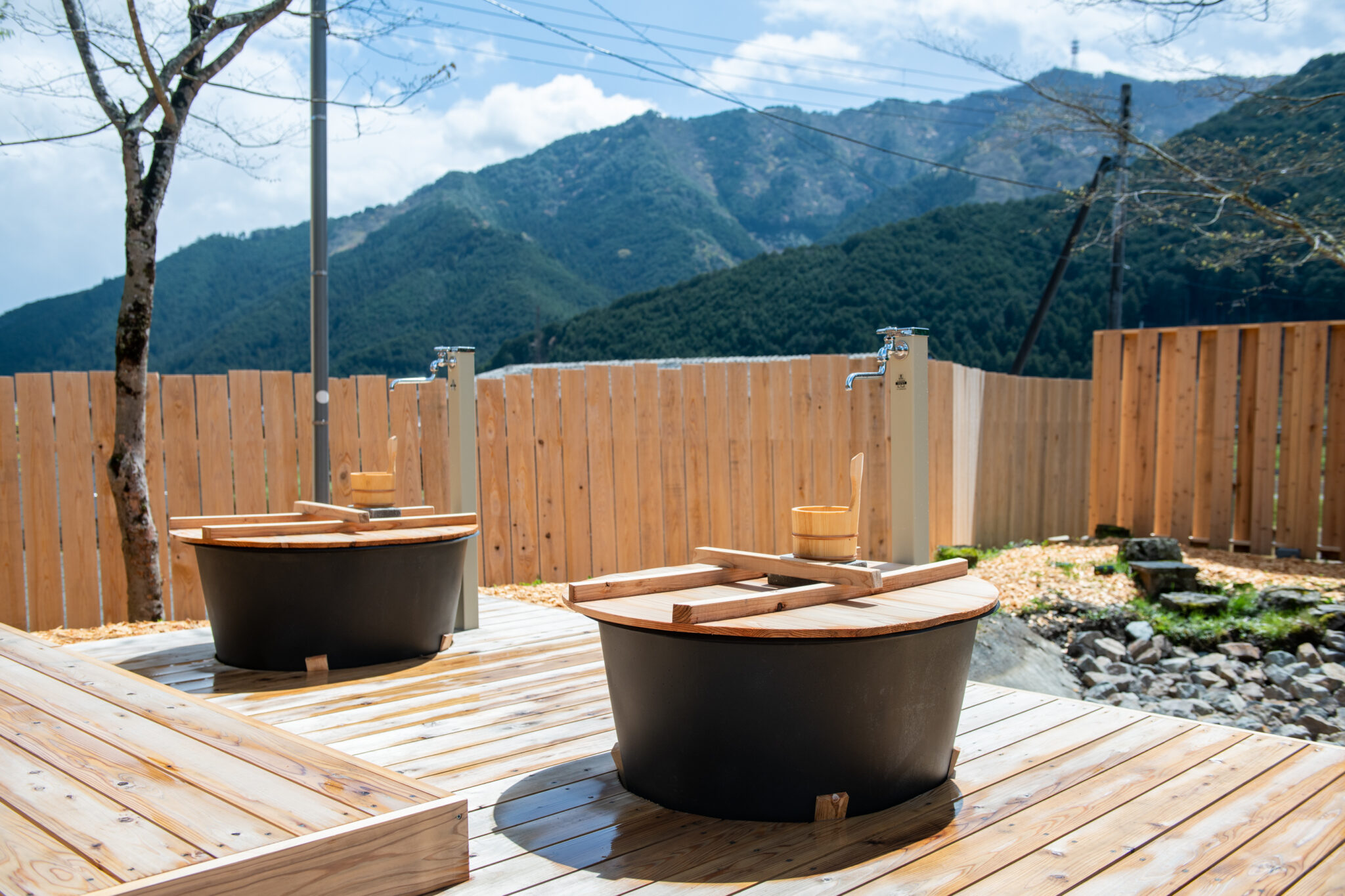 ウッドヴィラ「心楽 -SHIGURA-」 | FOREST DOOR -旧神楽小学校-